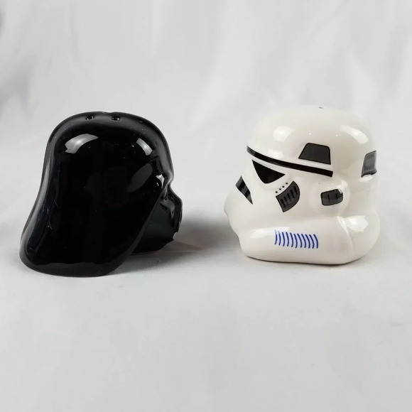 Disney | Kitchen | Star Wars Disney Ceramic Salt And Pepper Shakers ...